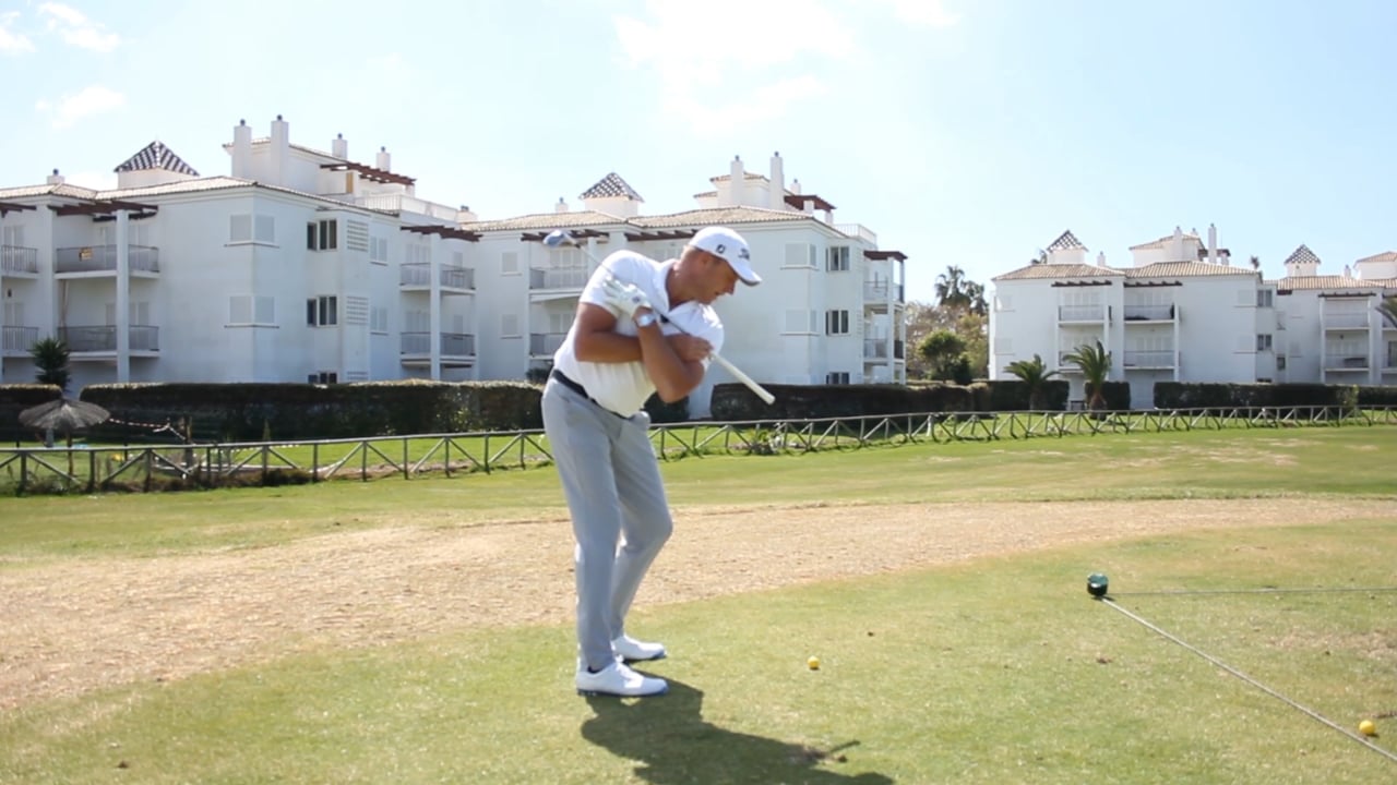 Build Your Swing! The Perfect Shoulder Tilt! - World Class Golf Instruction